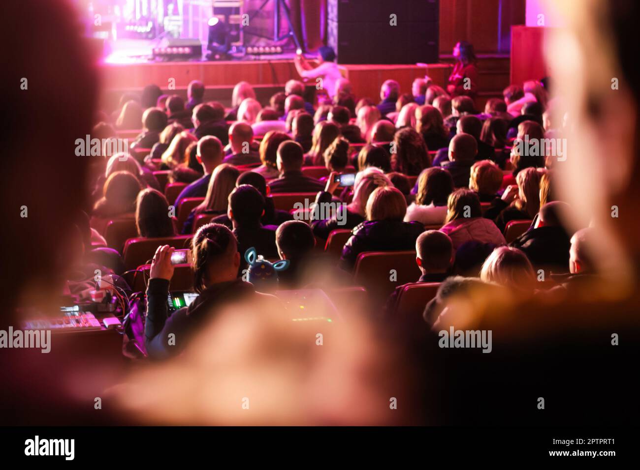 Spectateurs dans un cinema Banque de photographies et d’images à haute ...