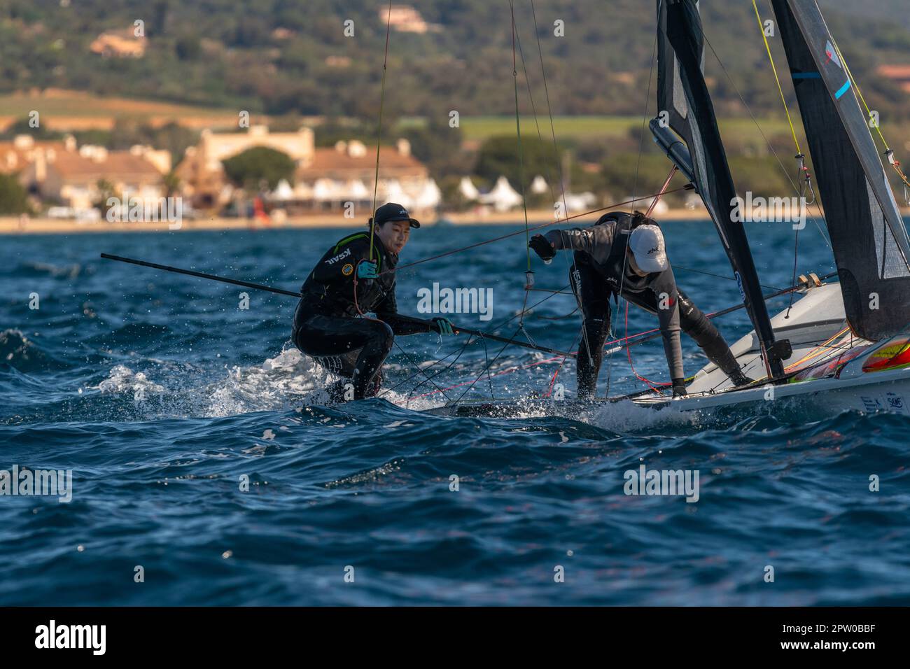Hyères, France. 25th avril 2023. L'équipe chinoise (Shasha Chen et ...