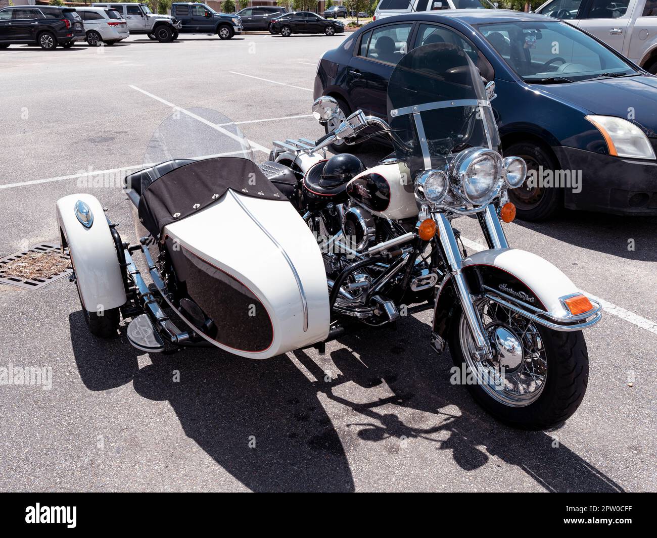 Harley davidson motorcycle and sidecar Banque de photographies et d ...