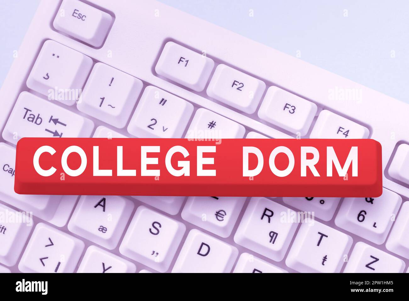 Écriture affichant le texte College Dorm, Word écrit sur la salle de ...