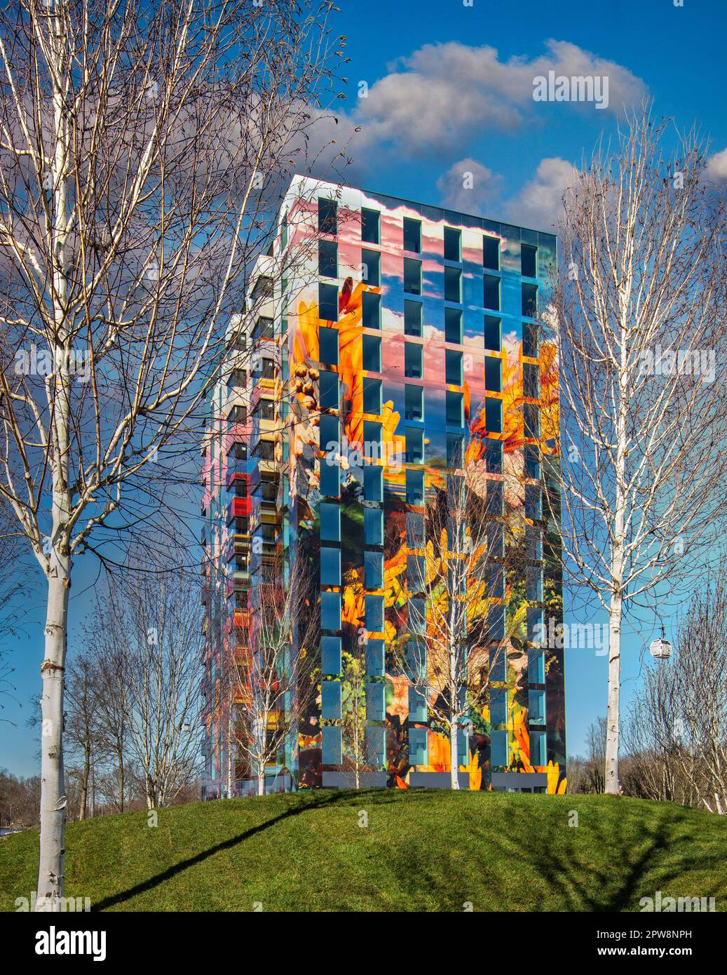 Pays-Bas, Almere. La tour résidentielle de Flores. En 2022, le point ...
