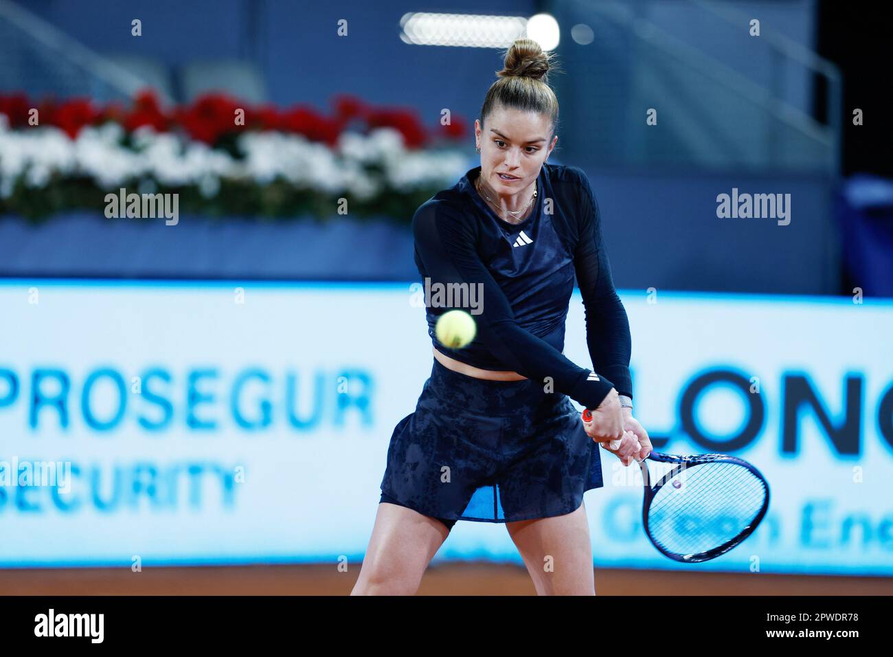 Maria Sakkari de Grèce en action contre Rebeka Masarova d'Espagne ...