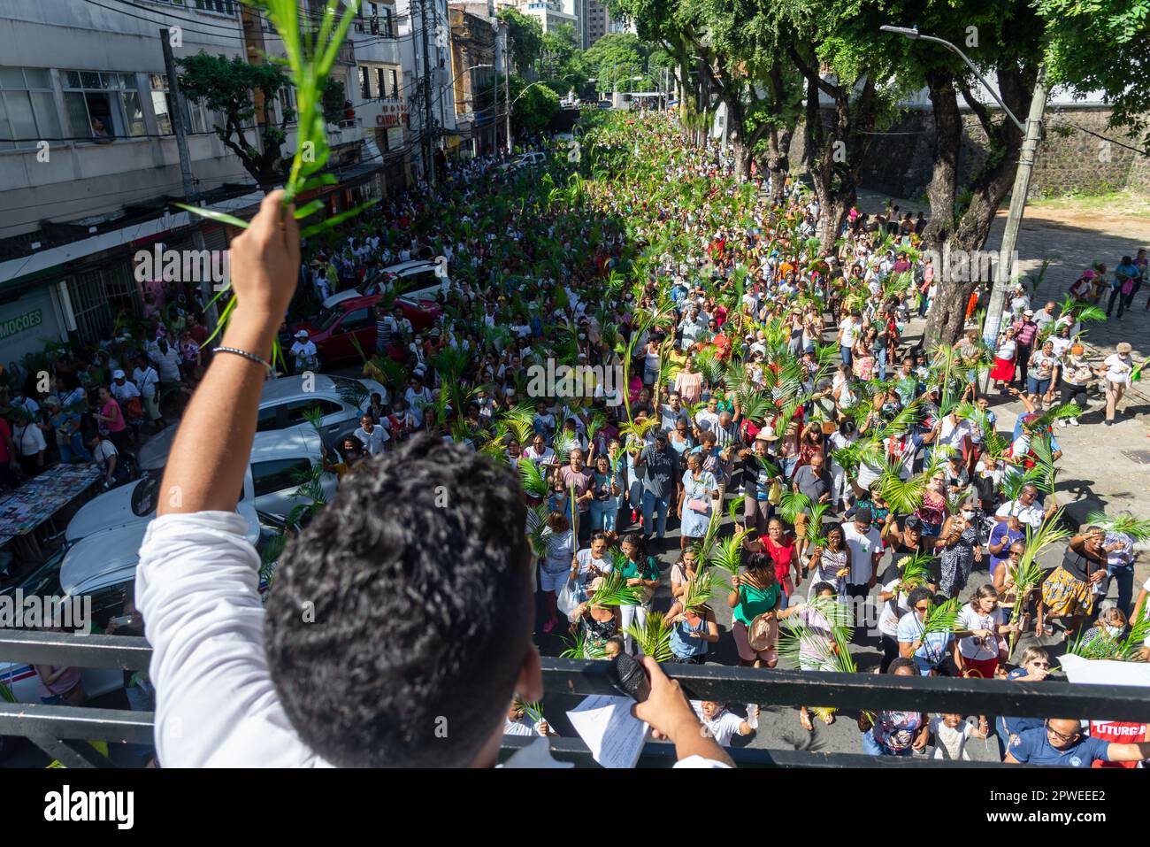 Foule en prière chrétien Banque de photographies et d’images à haute ...