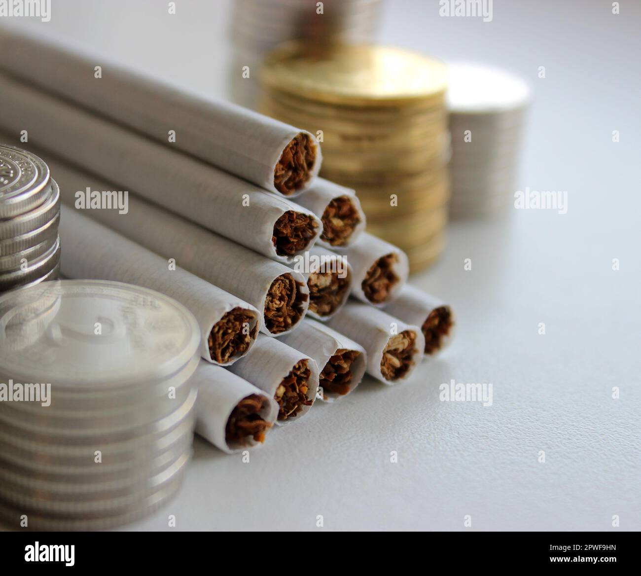 Expensive cigarettes Banque de photographies et d’images à haute ...