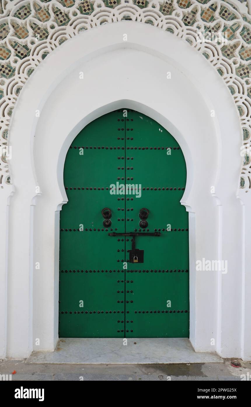 Porte mosquée tanger Banque de photographies et d’images à haute ...