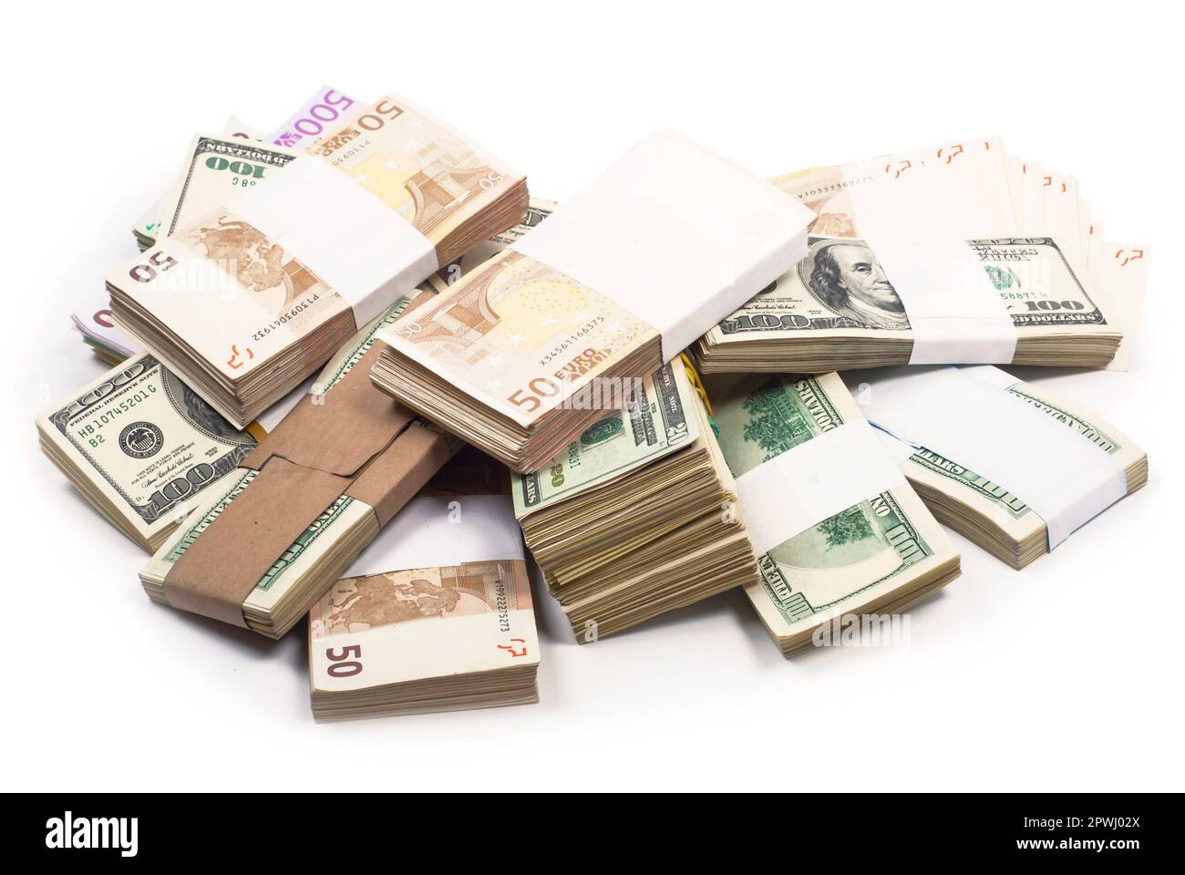 Stack bundles 100 dollar bills Banque d'images détourées - Alamy