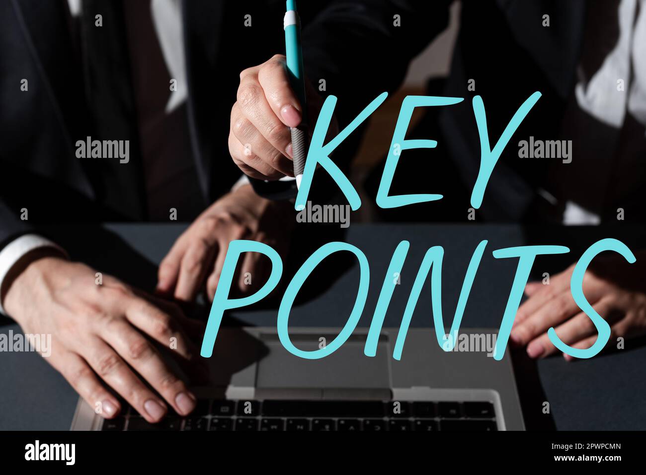Affiche affichant les points clés, concept signifiant la plus importante information qui est dit ...