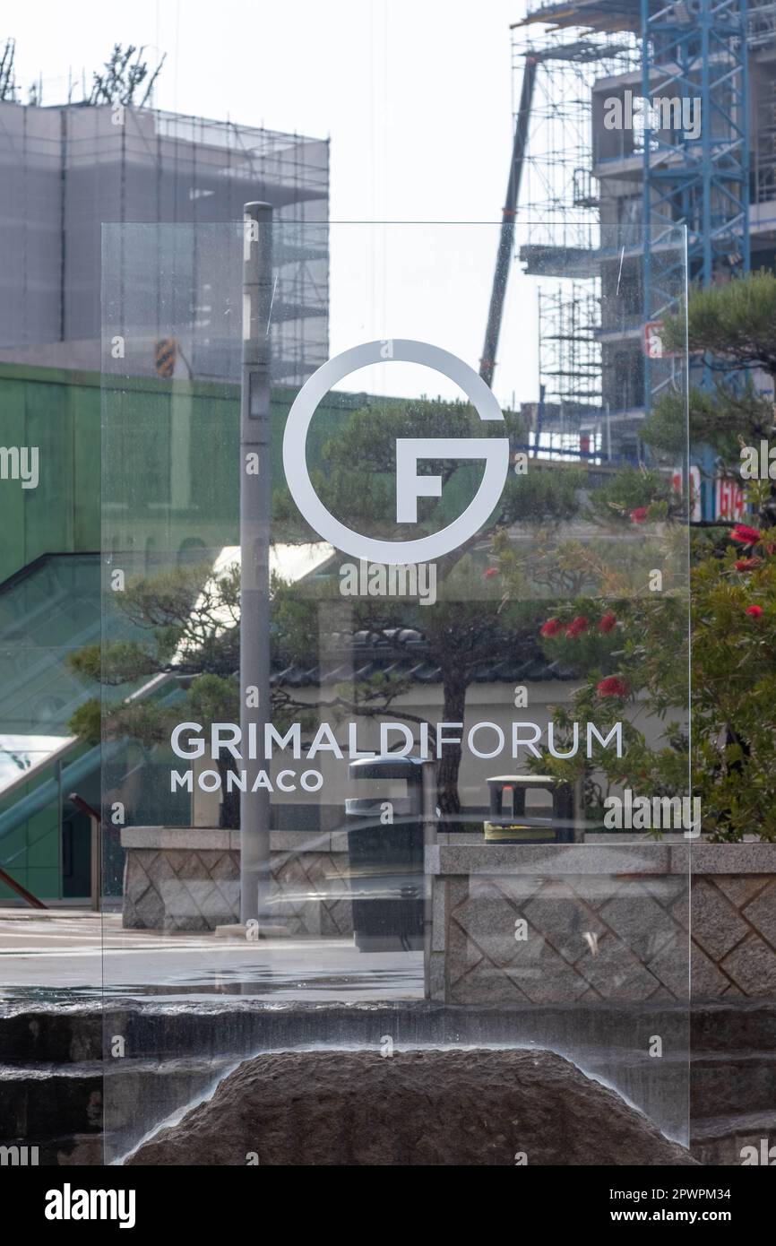 Larvotto, Monaco, 21 avril 2023:- Une vue sur le Grimaldi Forum, situé ...