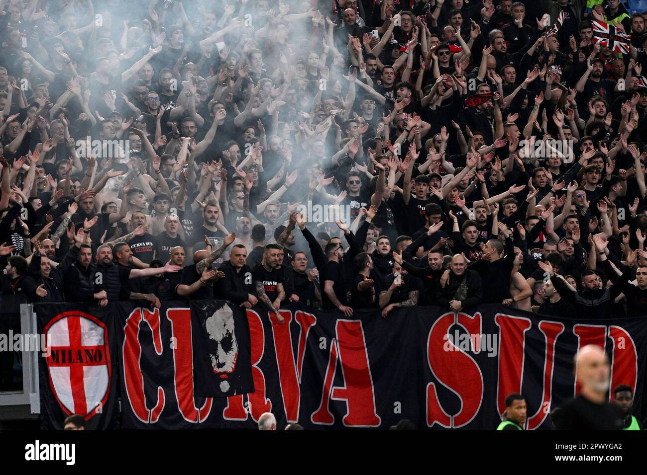 Supporters ac milan Banque de photographies et d’images à haute ...