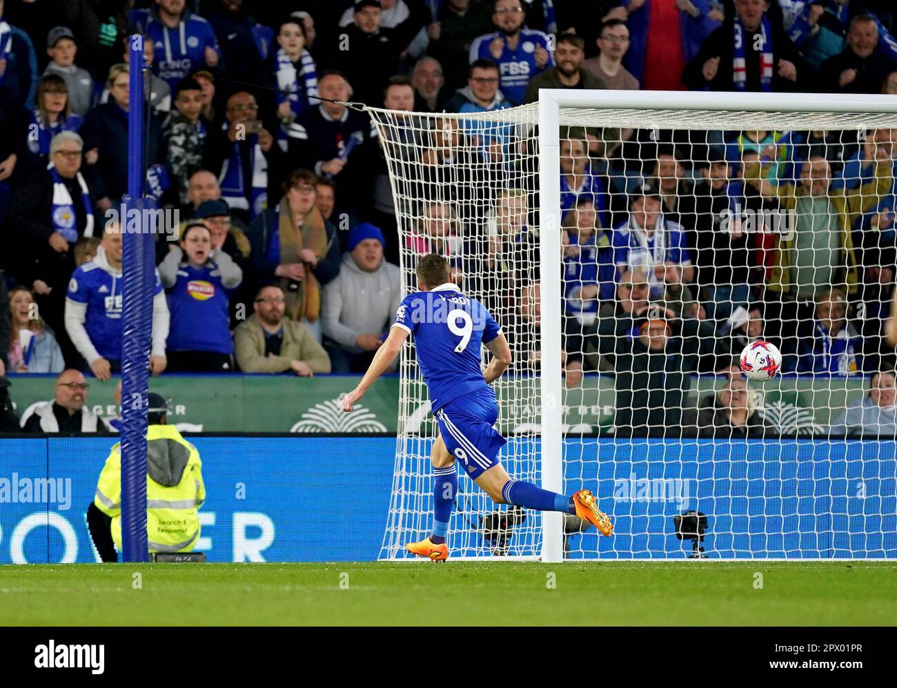 Jamie Vardy, de Leicester City, marque le deuxième but de son équipe ...