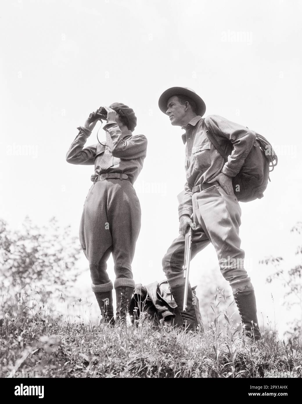 Vieil homme avec fusil de chasse Banque de photographies et d’images à ...