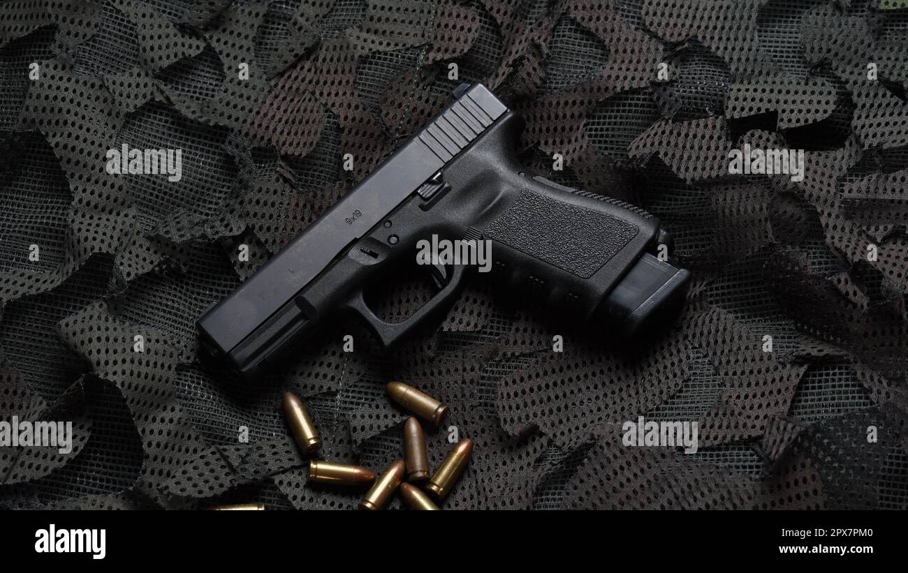 Pistolet à main semi-automatique moderne, pistolet Glock arme à feu ...