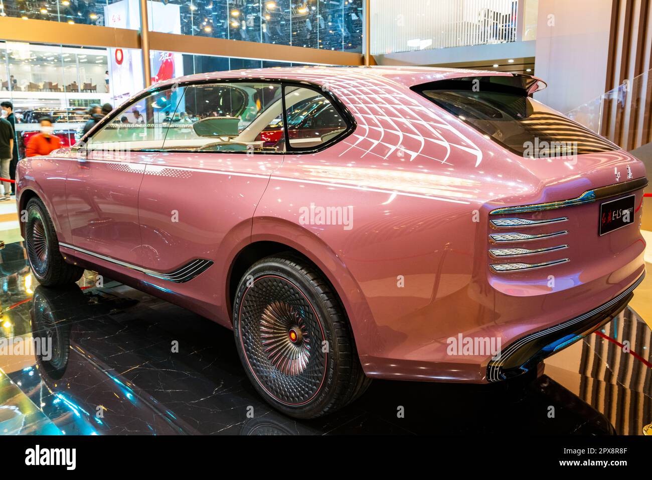 Hongqi E-LS un concept électrique pour un SUV d'état exposé au salon de l'auto de Shanghai 2023 ...