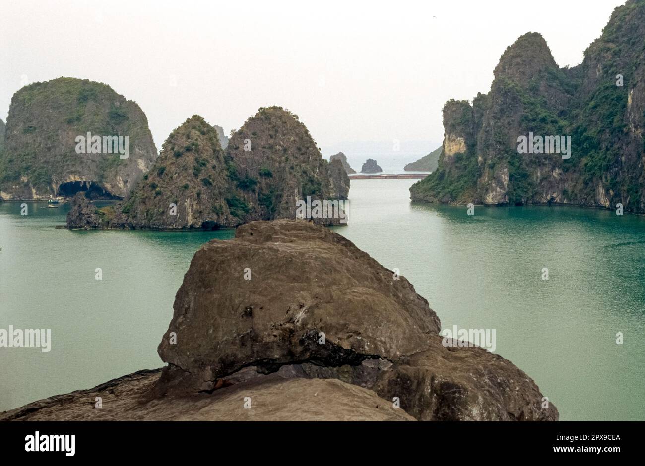 Diapositive numérisée de la photographie couleur historique de la ...