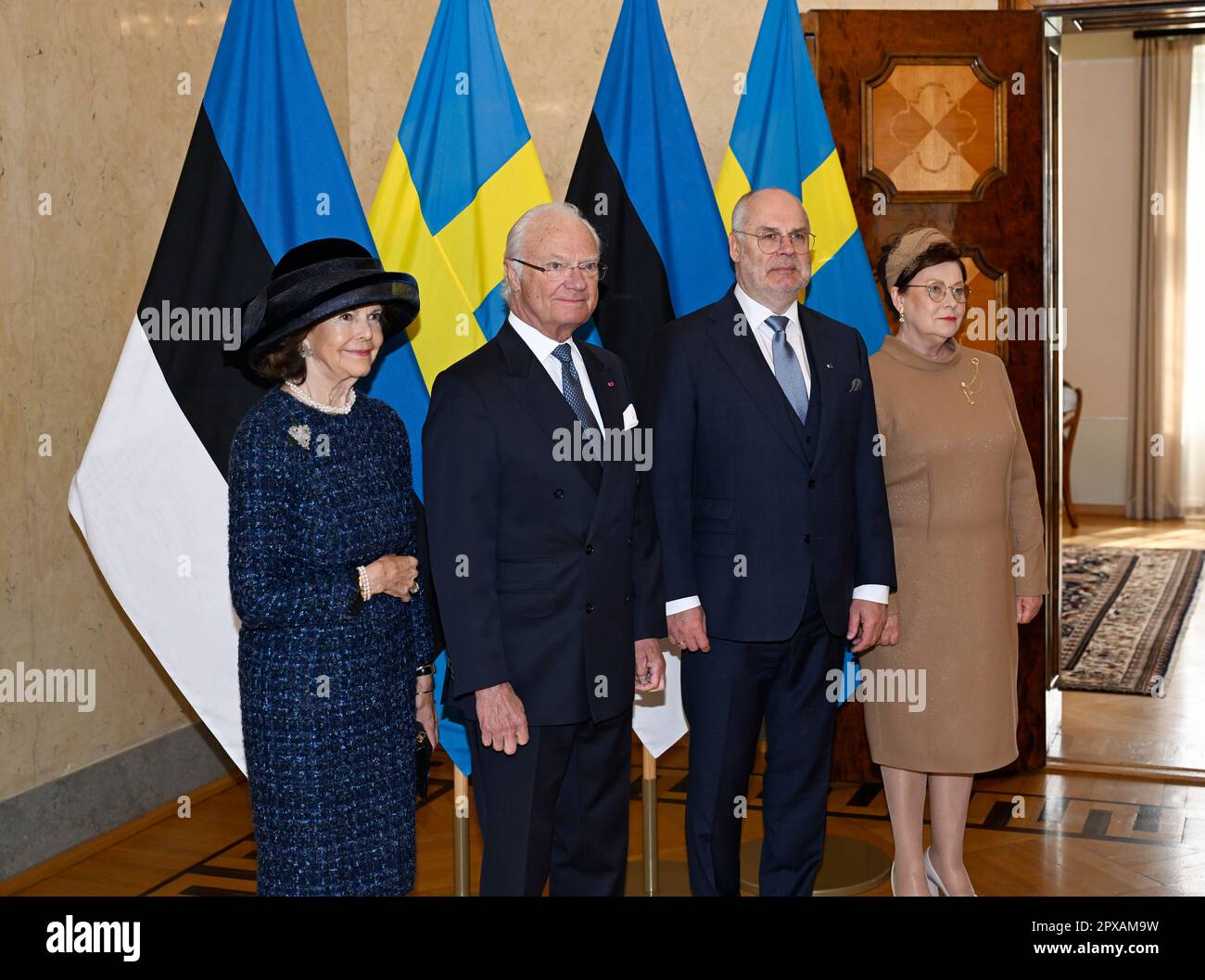 Le roi Carl Gustaf et la reine Silvia avec le Président de la ...