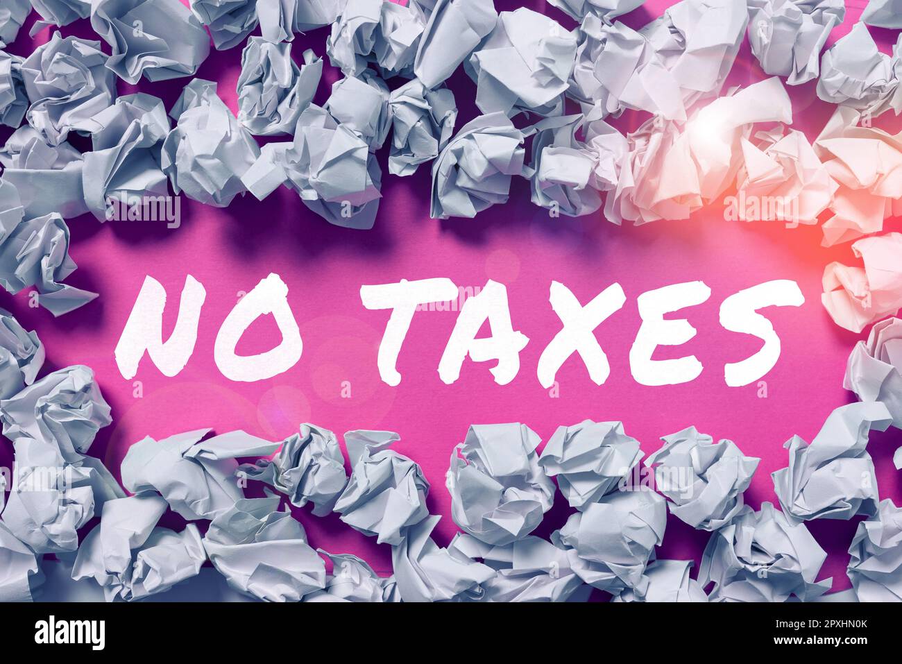 Texte d'écriture aucune taxe, mot écrit sur certains types de biens et ...