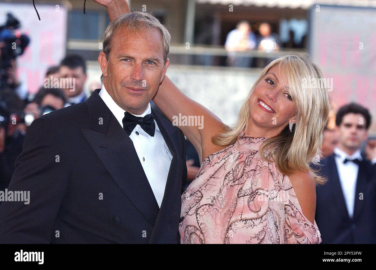 Kevin Costner Et Sa Compagne _ Kevin Costner Et Son Mari – MIQG