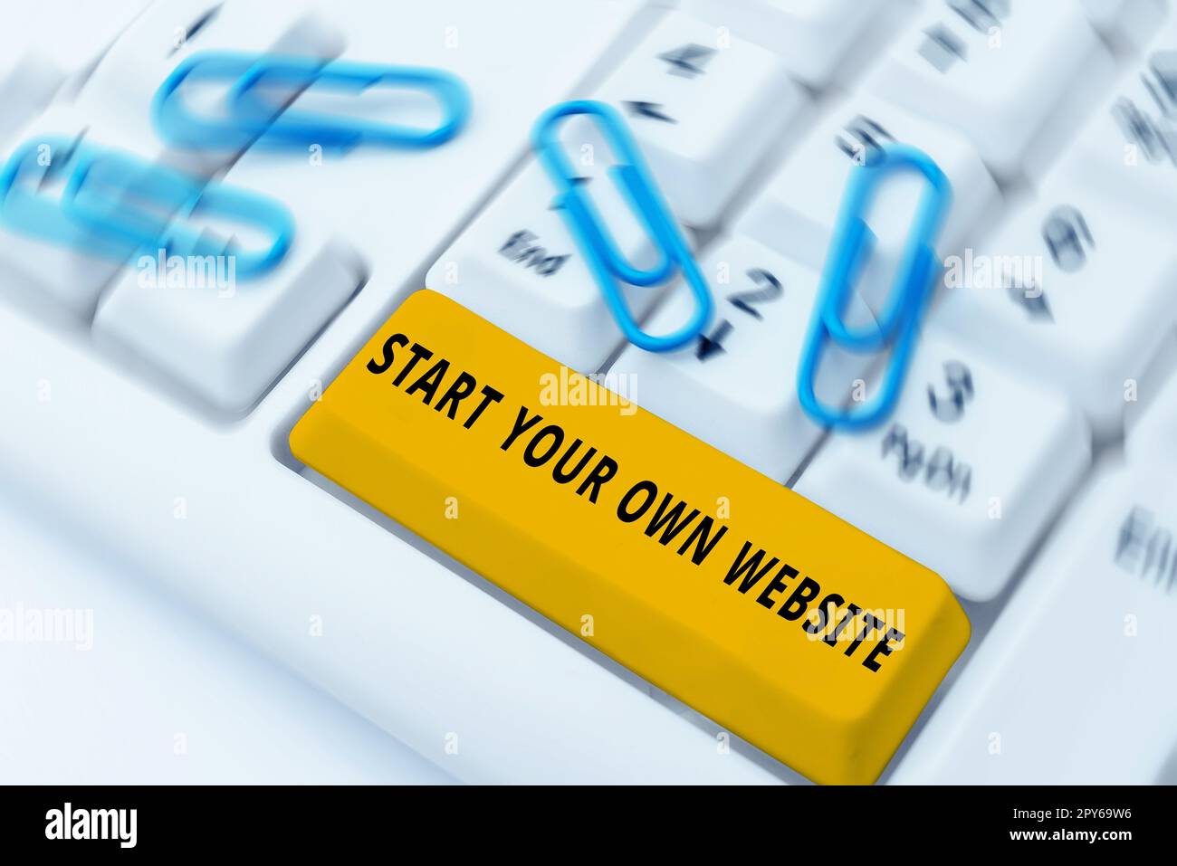 Affichage conceptuel commencer votre propre site Web, Internet concept ... Affichage conceptuel commencer votre propre site Web, Internet concept ...
