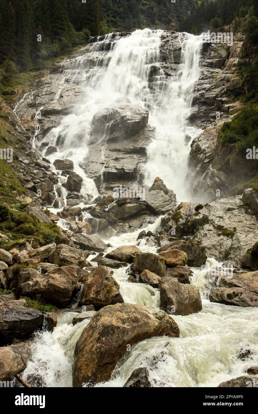 Grawa waterfall Banque de photographies et d’images à haute résolution ...