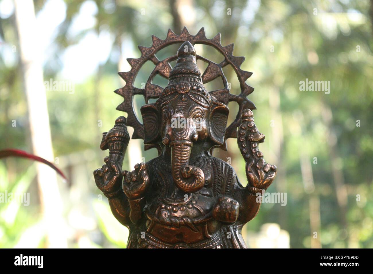 Idole noire Banque de photographies et d’images à haute résolution - Alamy