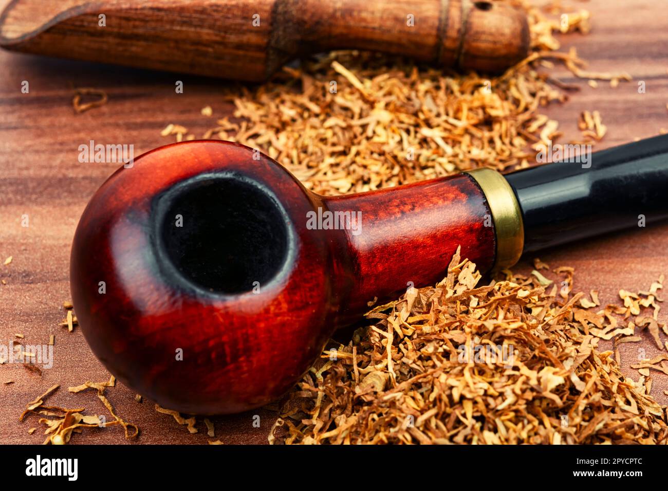 Pipe smoke pipe smoking tobacco Banque de photographies et d’images à ...