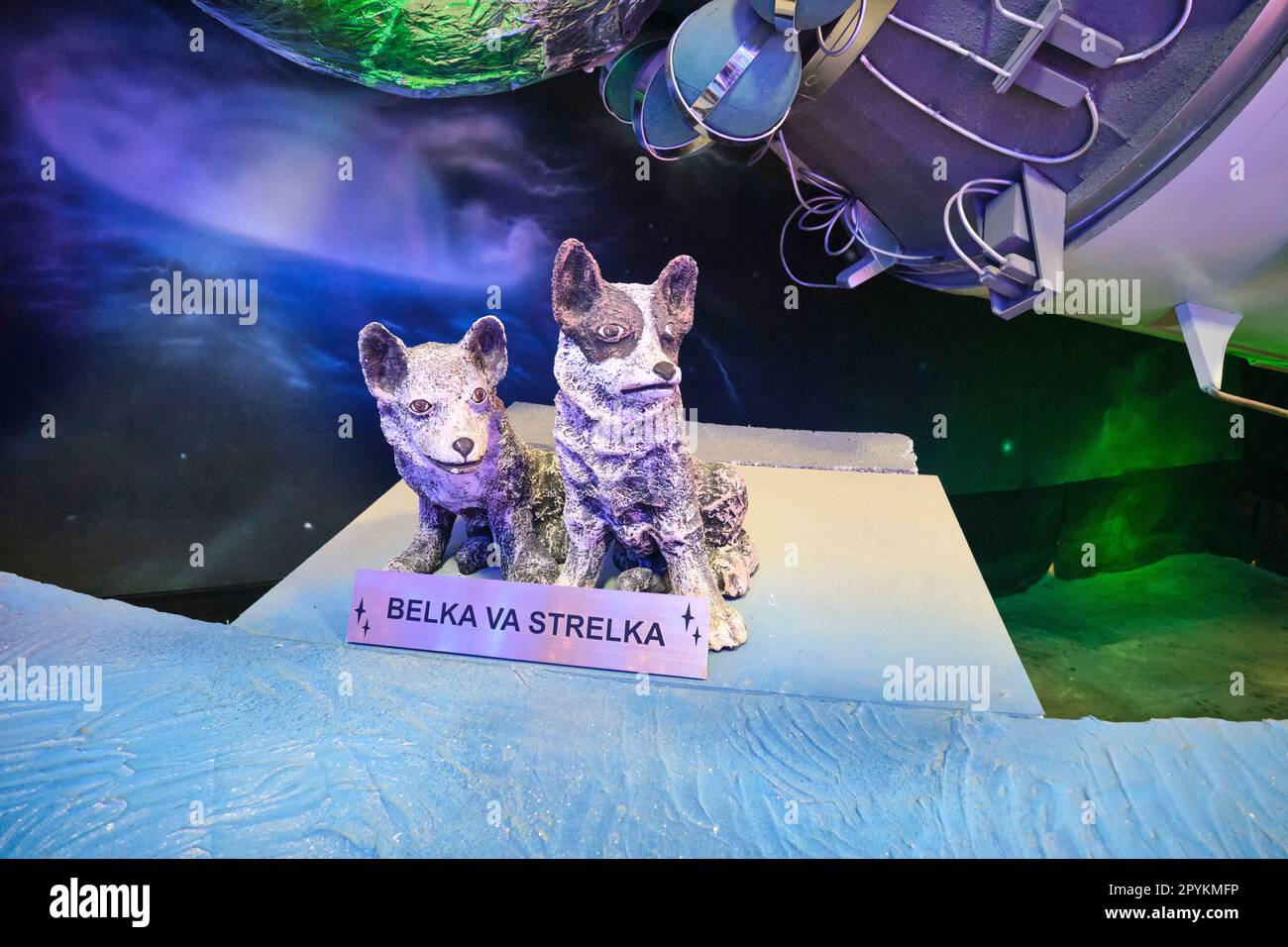 Petites sculptures, statues des célèbres chiens spatiaux russes, Belka ...