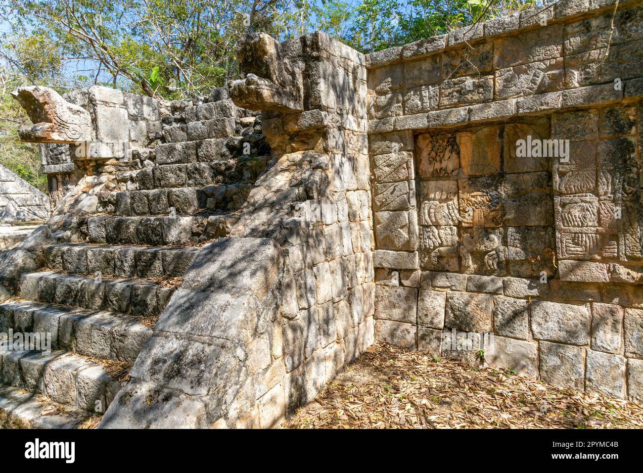 Figure en pierre sculptée, Chichen Itzá, ruines mayas, Yucatan, Mexique peut-être une image ...