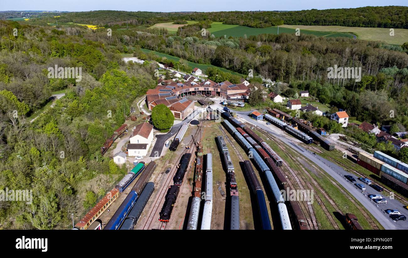 Vue aérienne du rond-point ferroviaire de Longueville en Seine et Marne ... Vue aérienne du rond-point ferroviaire de Longueville en Seine et Marne ...