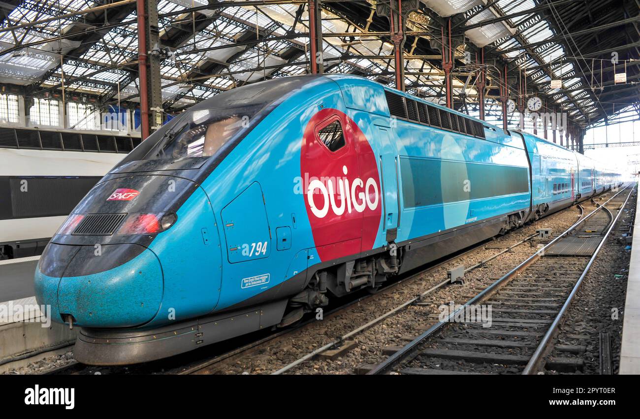 Tgv ouigo Banque de photographies et d’images à haute résolution - Alamy