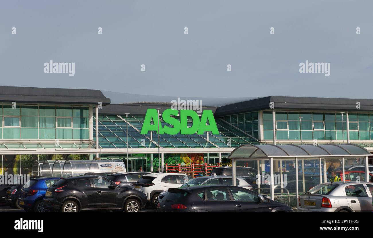 Asda superstore Banque de photographies et d’images à haute résolution ...