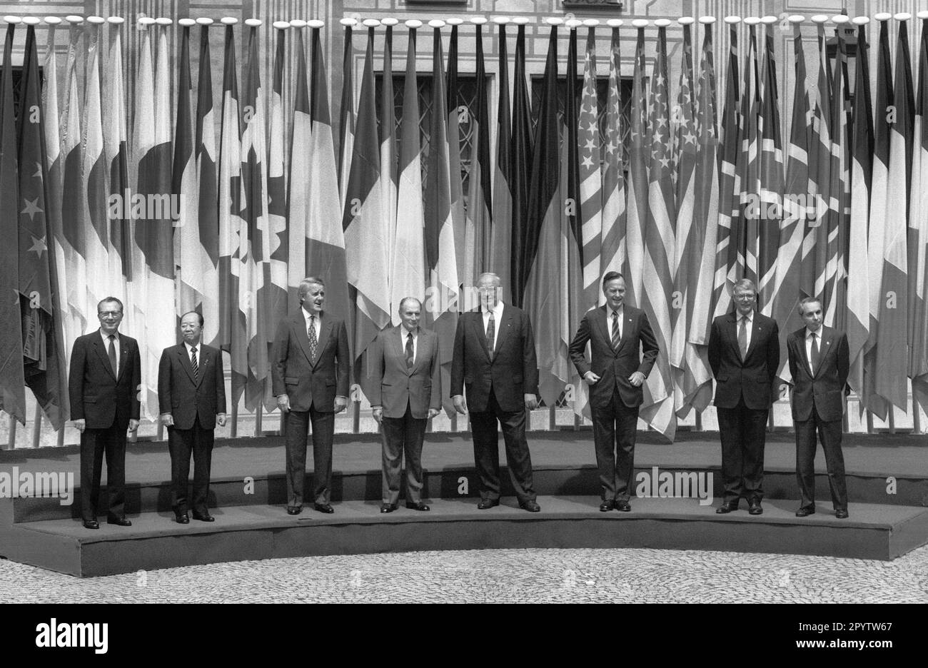 Brian mulroney george bush Banque d'images noir et blanc - Alamy