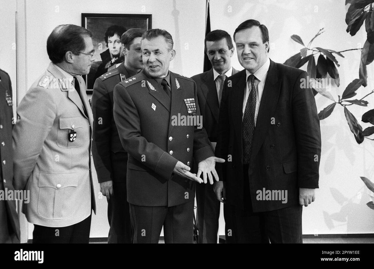 Allemagne, Bonn, 27.04.1992 Archives: 33-29-33 Chef d'état-major ...