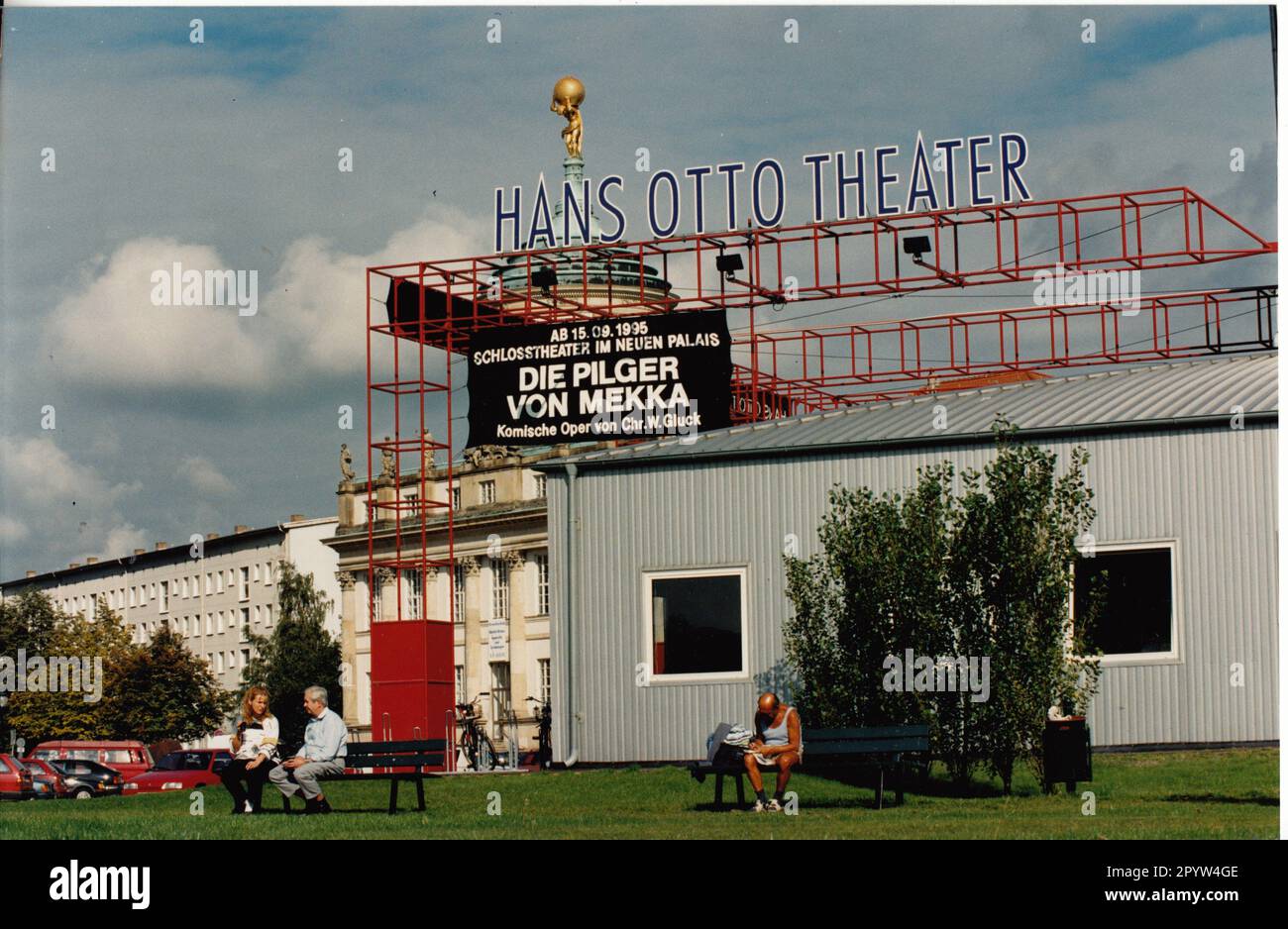 Potsdam hans otto theater blechbuchse Banque de photographies et d ...