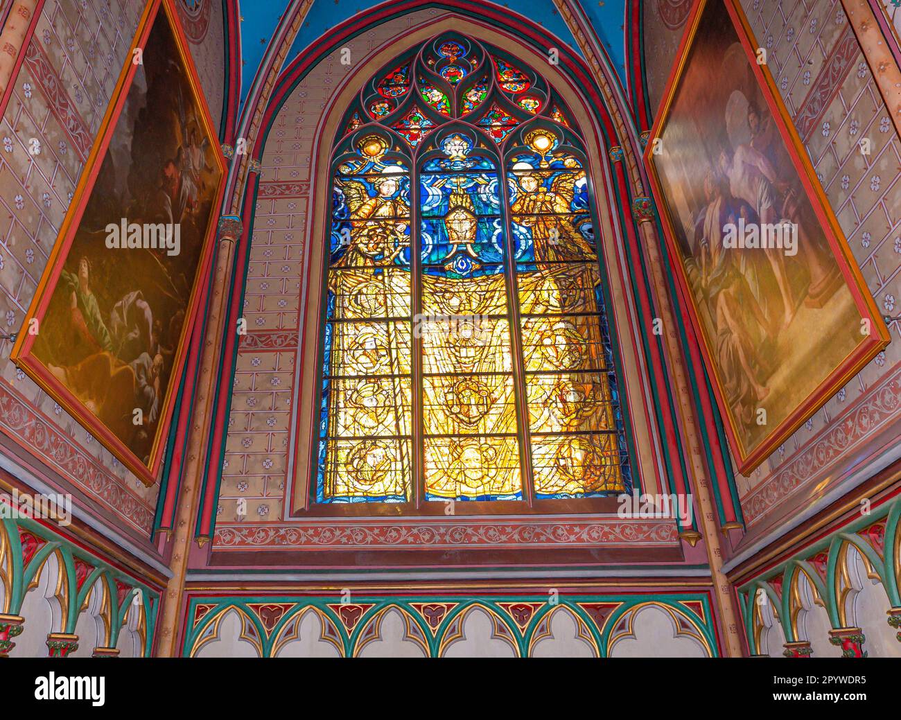 ORLÉANS, FRANCE, 20 AVRIL 2023 : intérieurs et décors architecturaux de ...