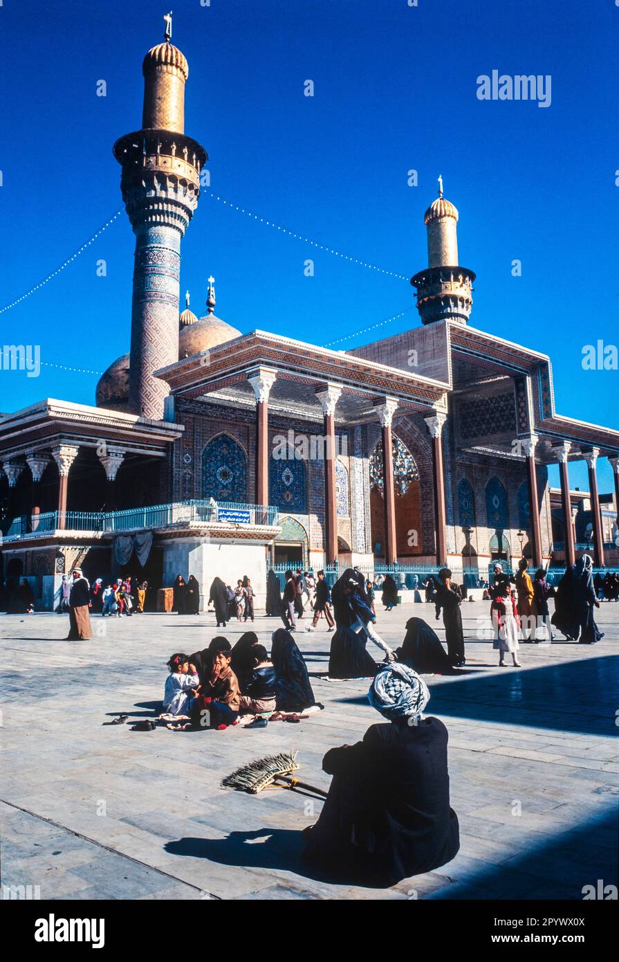 Mosquée al kadhimiya Banque de photographies et d’images à haute ...