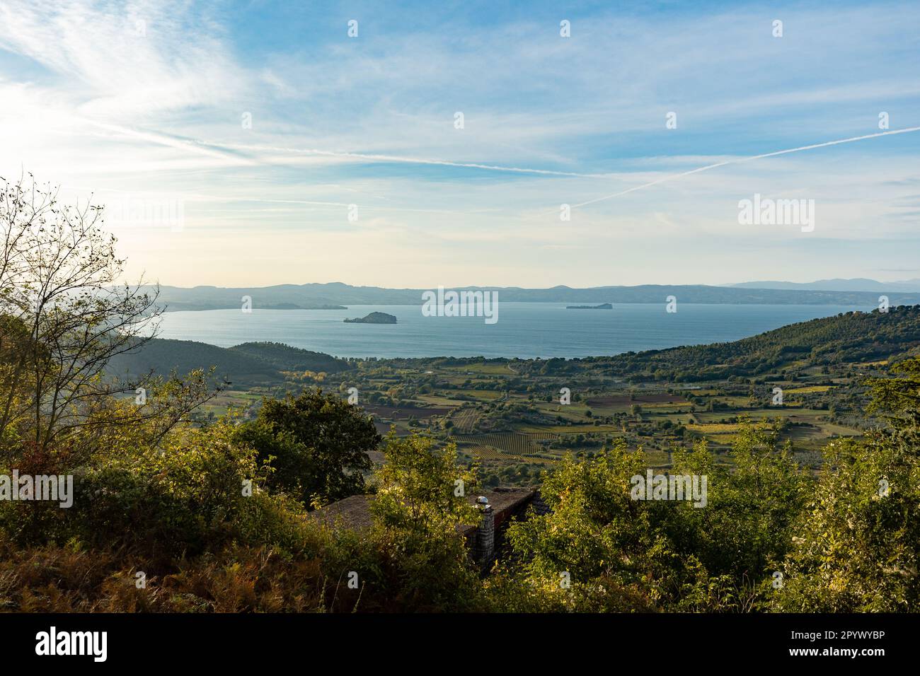 Vue imprenable sur le lac Bolsena : une vue imprenable depuis un point ...
