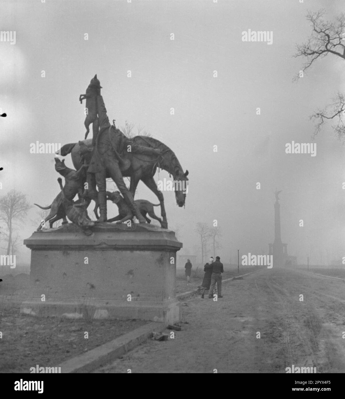 Berlin sculpture brouillard art Banque de photographies et d’images à ...