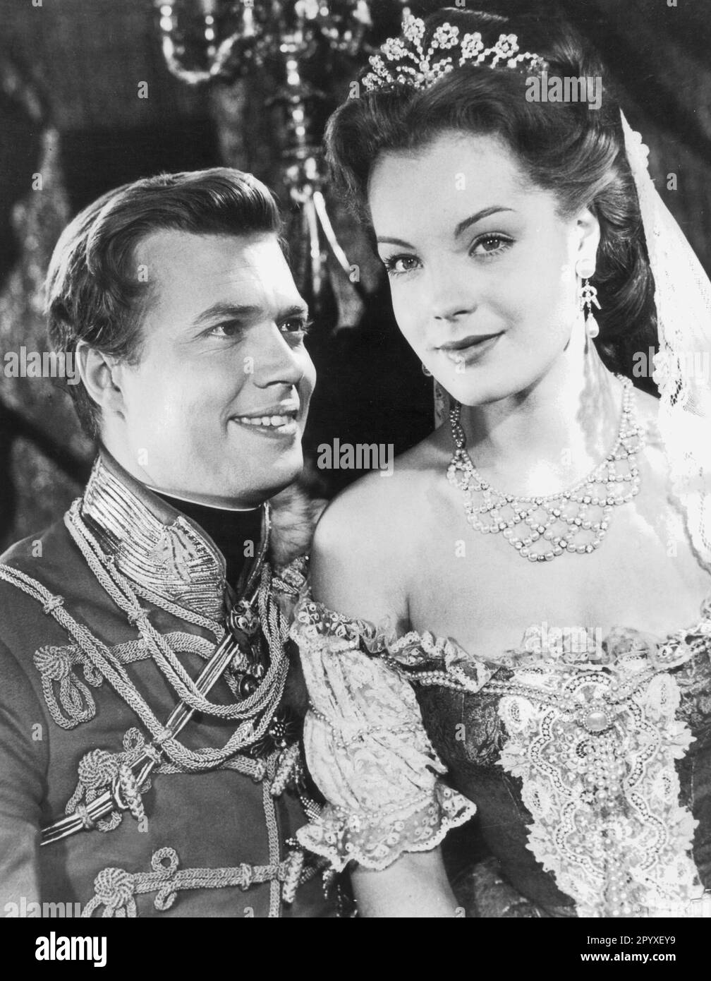 Sissi impératrice Banque d'images noir et blanc - Alamy