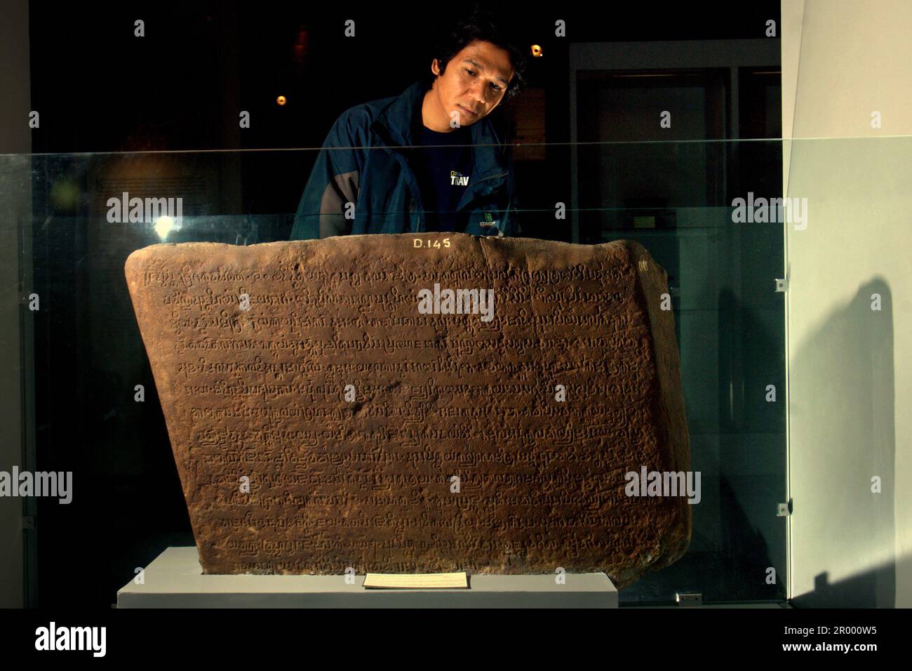 L'inscription Talang Tuo qui a été trouvée à Palembang, Sumatra Sud ...