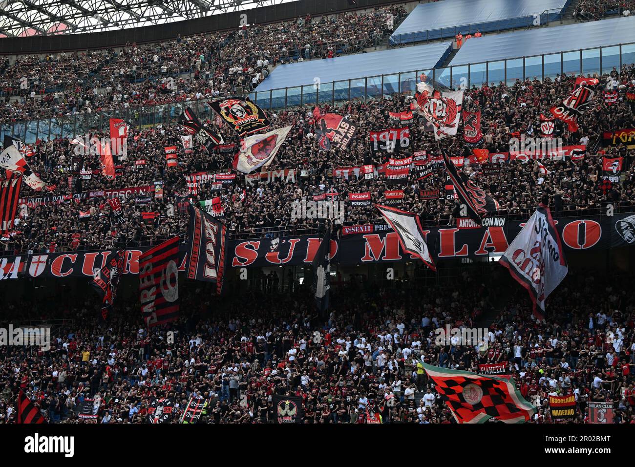 Supporters ac milan Banque de photographies et d’images à haute ...