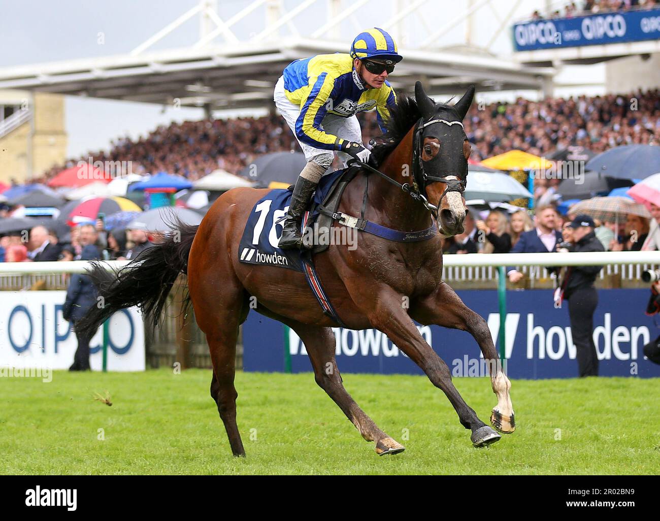 Sonder monté par le jockey Kieran O'Neill sur le chemin de gagner le ...