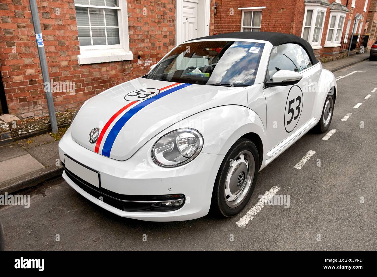 Volkswagen Beetle s'est décomposé pour ressembler à « Herbie » numéro ...