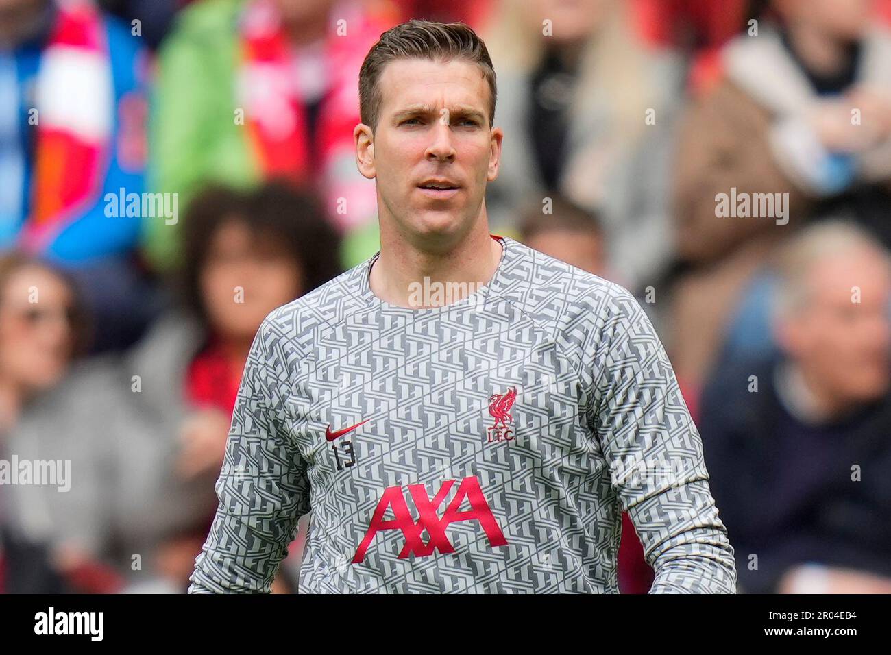 Adrian de Liverpool se réchauffe avant le match de la Premier League ...