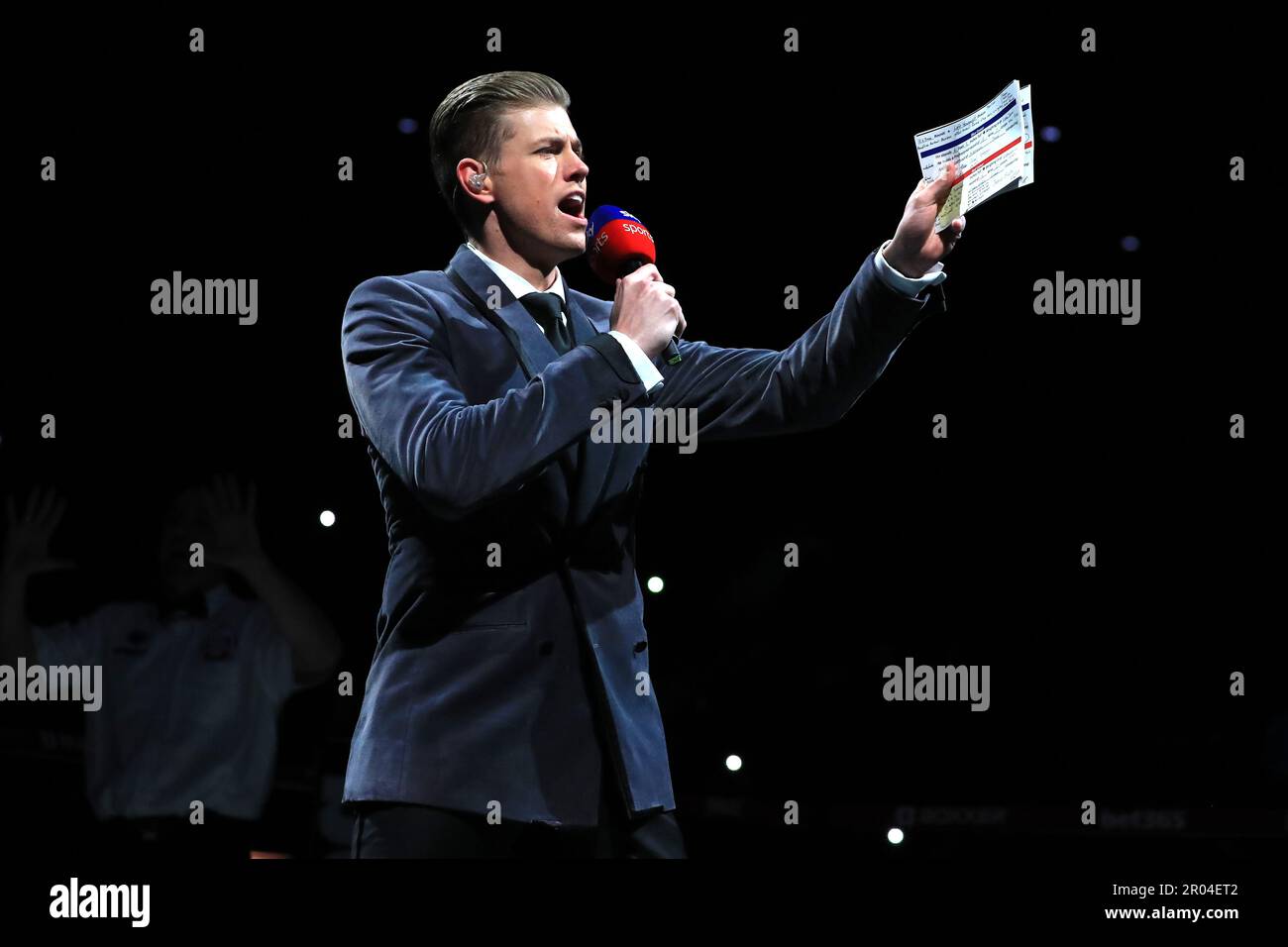 Le présentateur de boxe Kody 'Big Mo' Mommaerts est en avance sur le combat léger entre Joshua ...