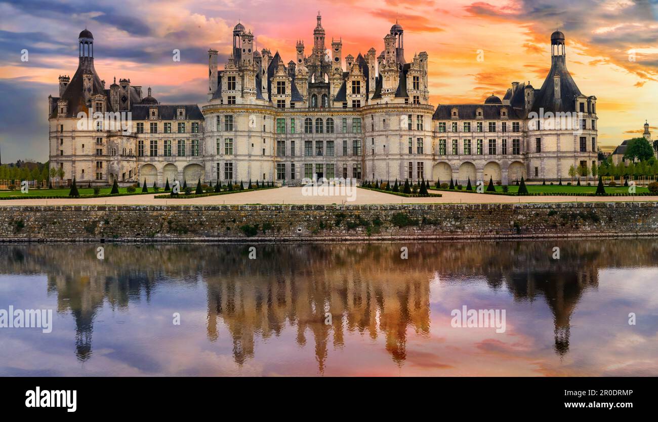 France. Vallée de la Loire les plus beaux châteaux médiévaux - Chambord ...