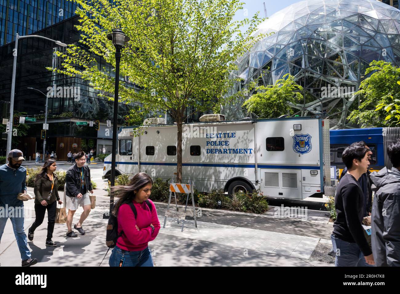 Seattle, États-Unis. 8 mai 2023. Les employés et les toruistes des ...