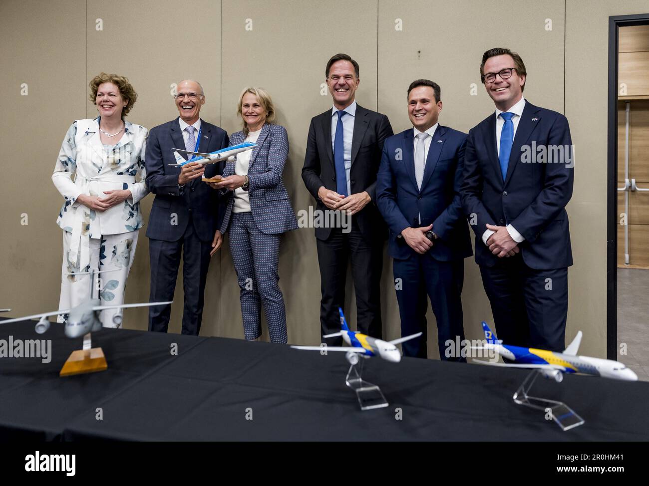 SAO PAULO - Mark Rutte en compagnie de Marjan Rintel (3rd L), PDG de ...