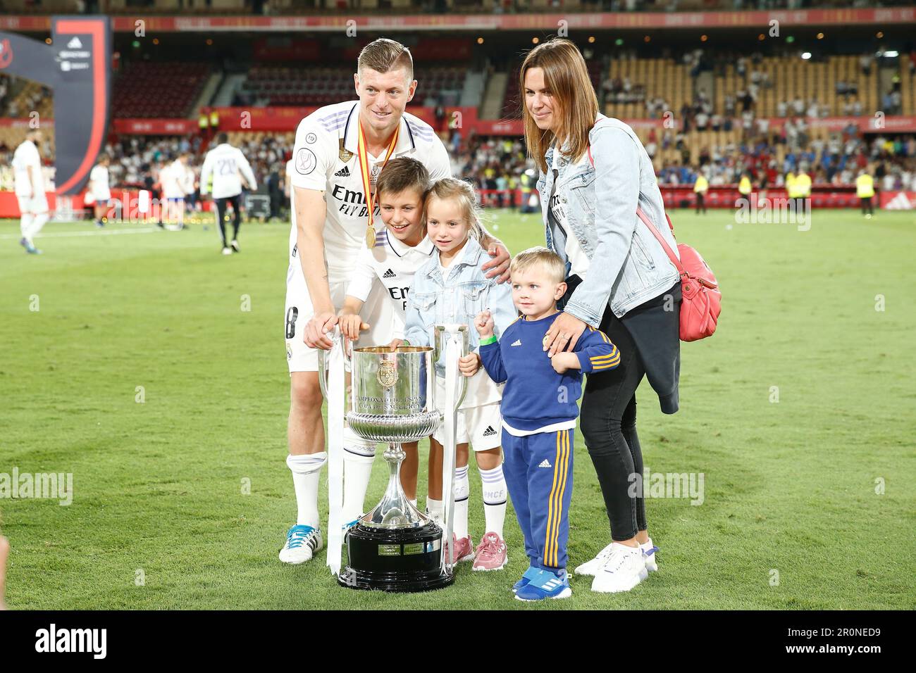 Toni Kroos (Real), 6 MAI 2023 - football : Kroos fêtez avec sa famille ...