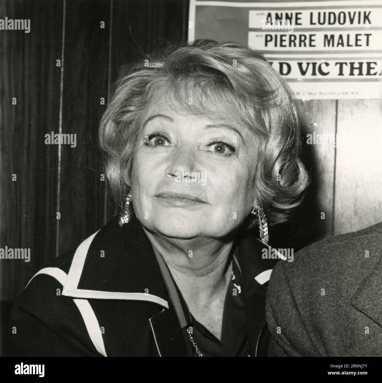 Lila kedrova Banque de photographies et d’images à haute résolution - Alamy