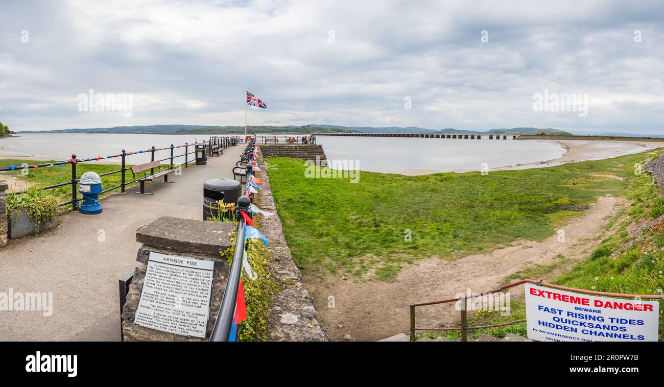 Un panorama multi-image de la mise en dévalant sur la jetée d'Arnside à ...
